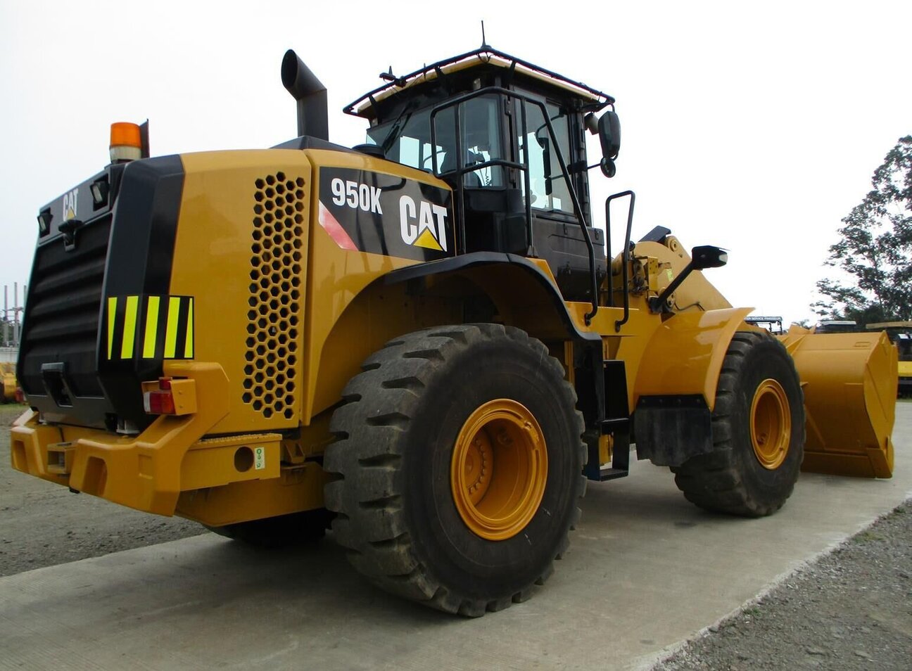 Used Caterpillar (CAT) 950K Loader For Sale in Indonesia - HeavyMart.com