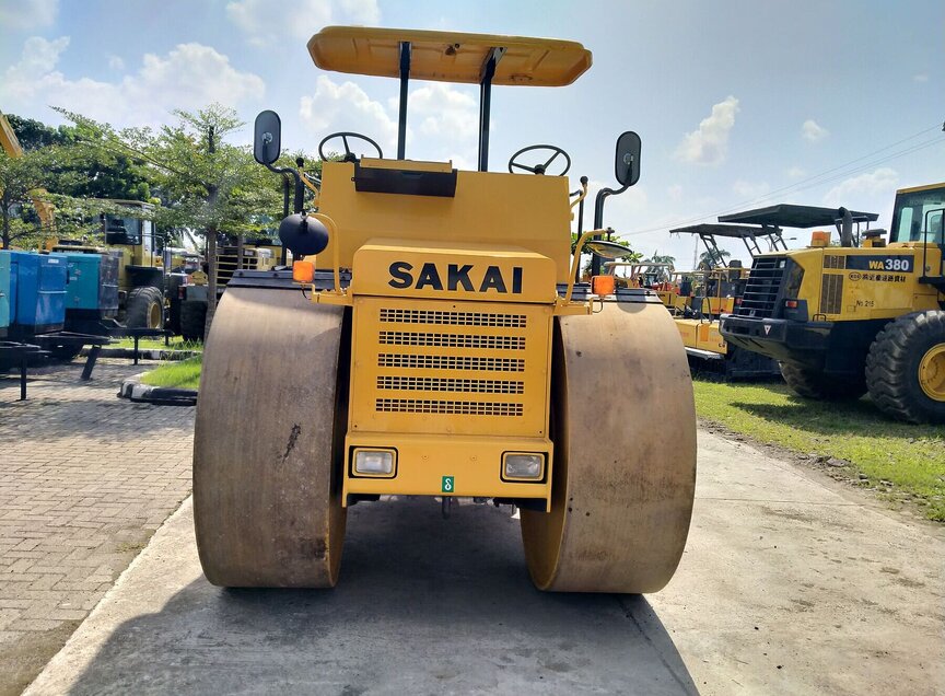 Used Sakai R2S Road Roller For Sale in Indonesia - HeavyMart.com