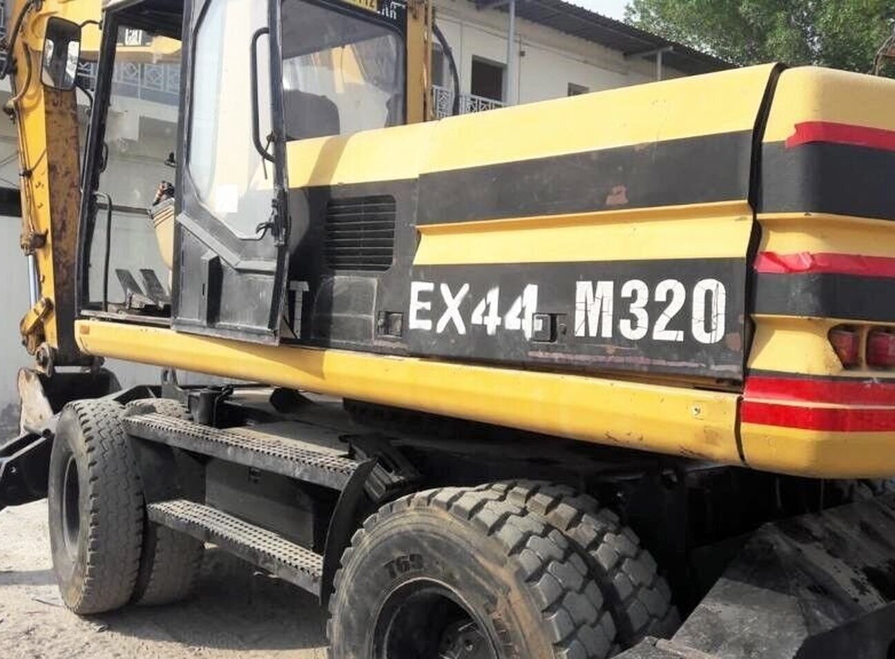 Used Caterpillar (CAT) M320 Excavator For Sale in Qatar - HeavyMart.com