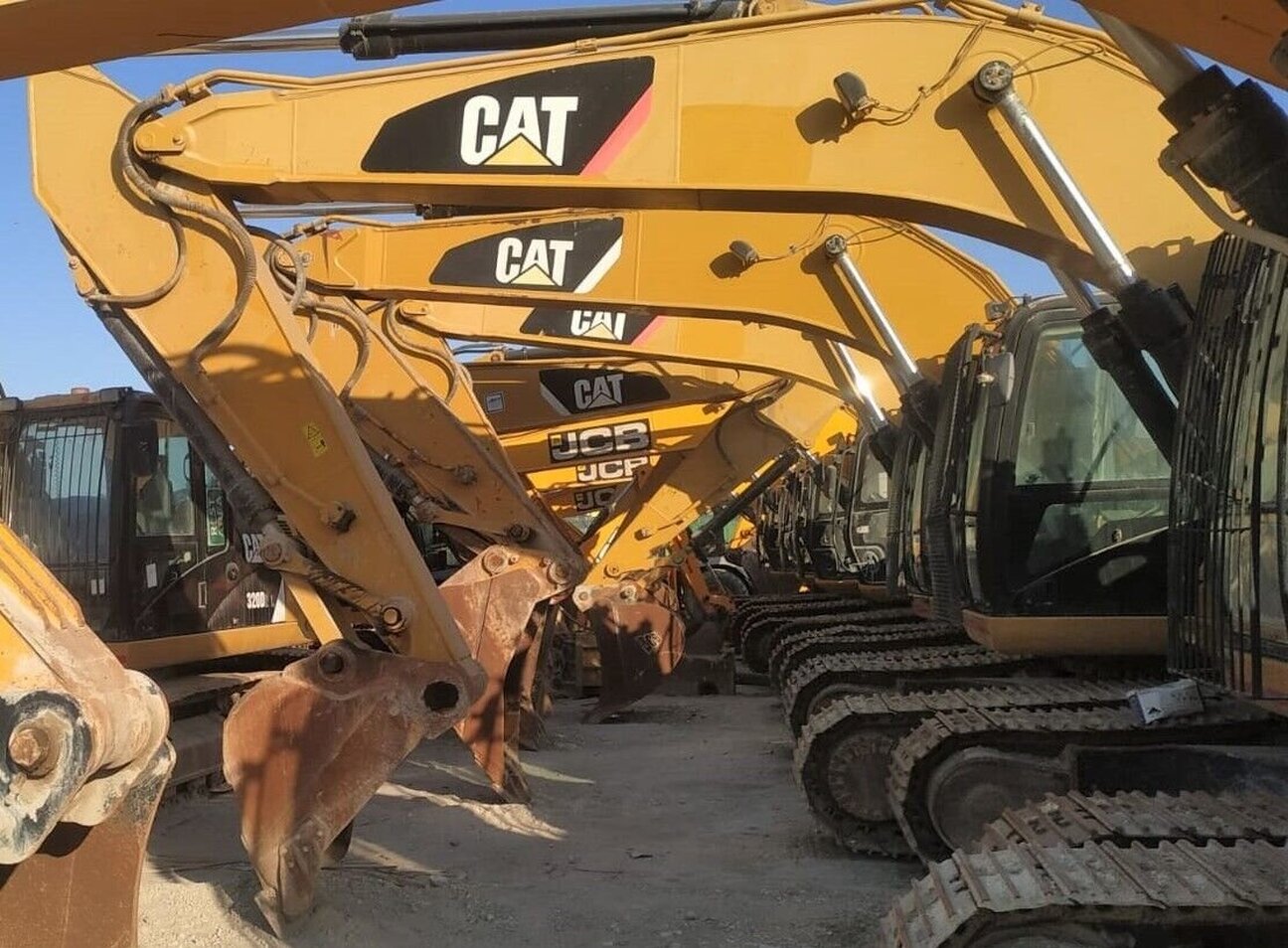 Used Caterpillar (CAT) 320D2L Excavator For Sale in Qatar - HeavyMart.com