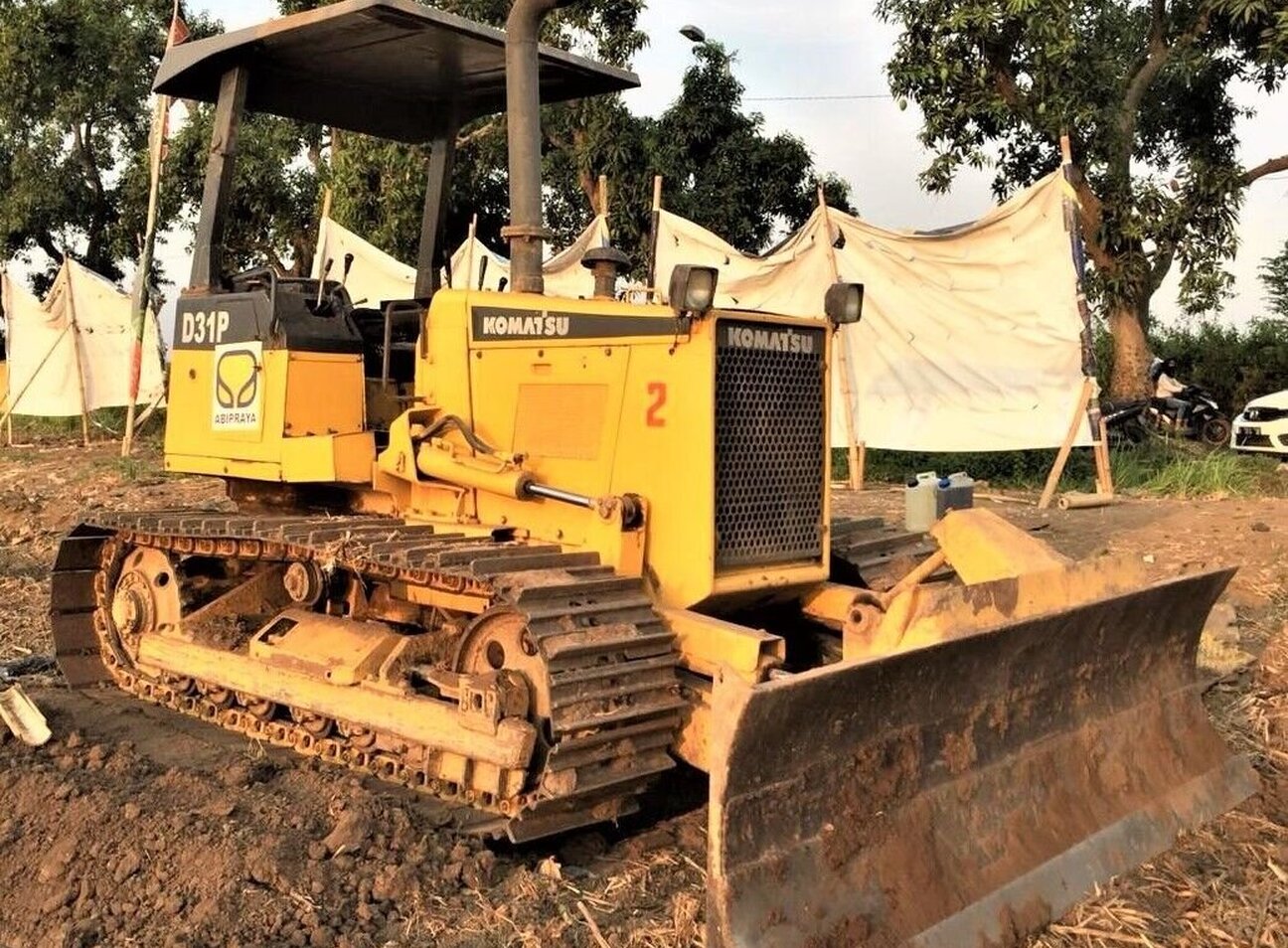 Komatsu D31P-18 Bulldozer Bekas Untuk Dijual di Indonesia - HeavyMart.com Komatsu D31P-18 Bulldozer Bekas Untuk Dijual di Indonesia - HeavyMart.com