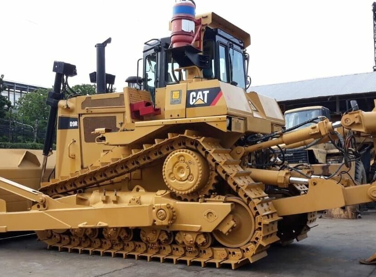 Used Caterpillar (CAT) D9R Bulldozer For Sale in Indonesia - HeavyMart.com