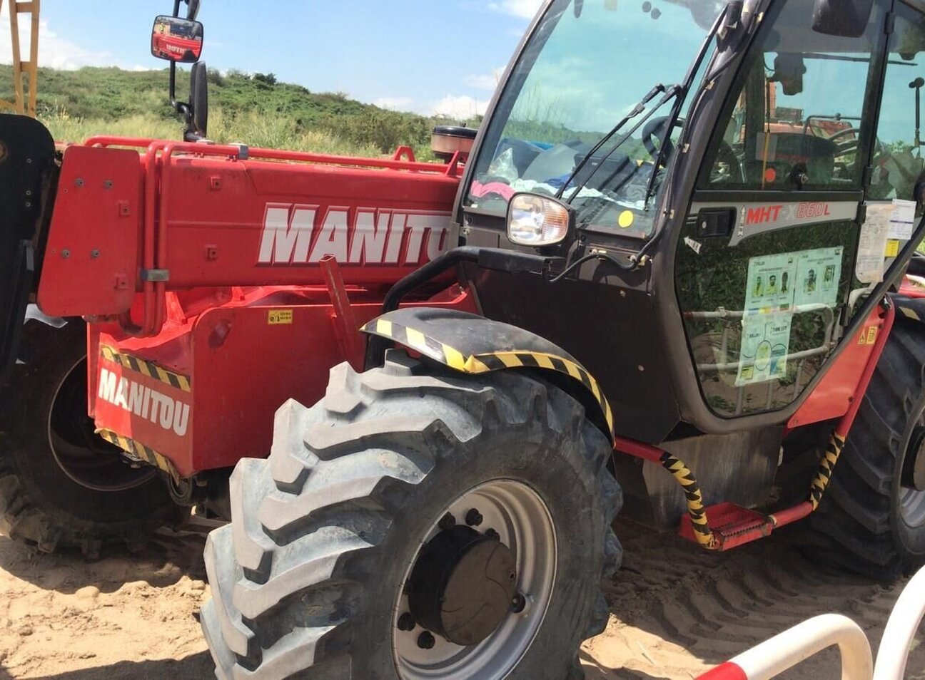 Used Manitou MHT-X 860 Telehandler For Sale in Singapore - HeavyMart.com