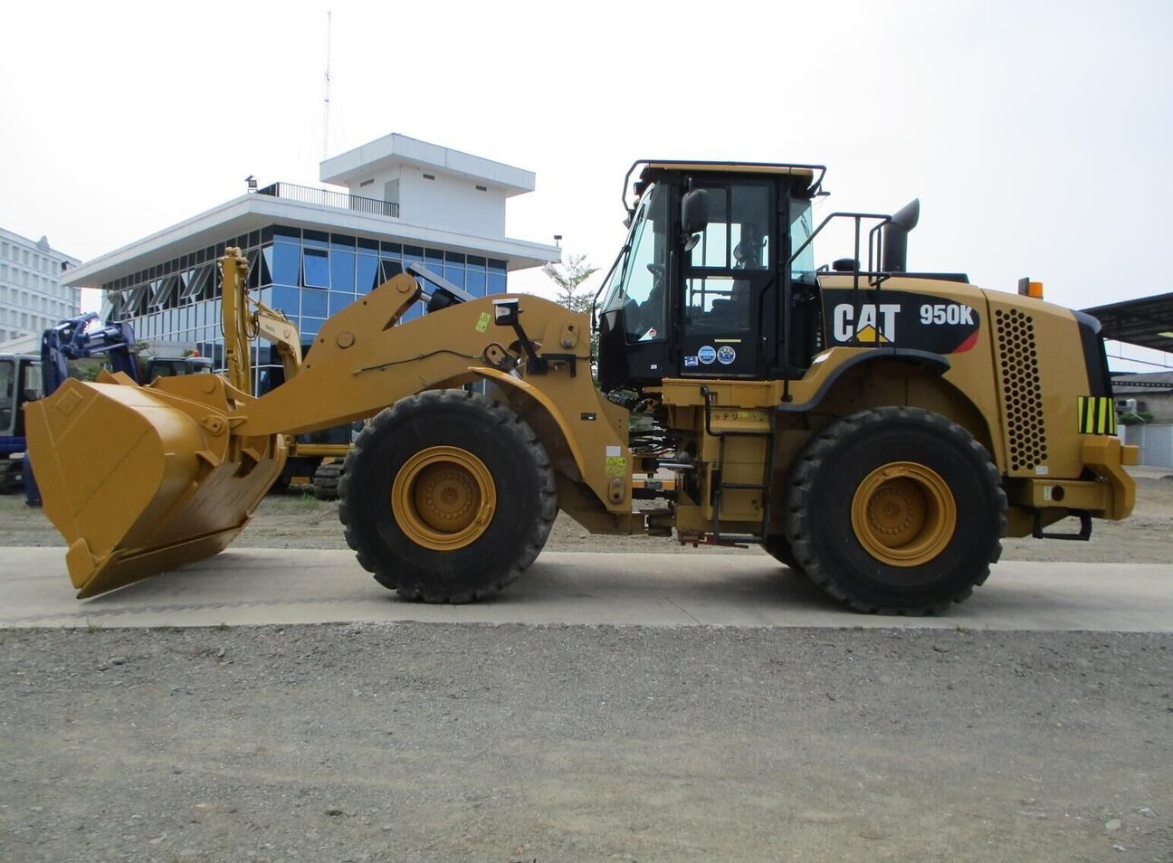 Used Caterpillar (CAT) 950K Loader For Sale in Indonesia - HeavyMart.com