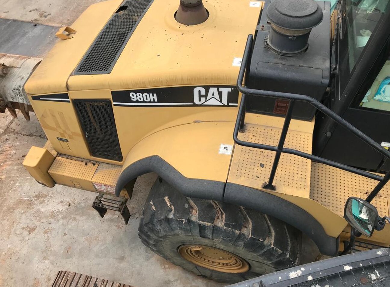 Used Caterpillar (CAT) 980H Loader For Sale in Singapore - HeavyMart.com