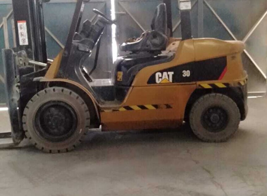 Used Caterpillar (CAT) DP30NT Forklift For Sale in Indonesia ...