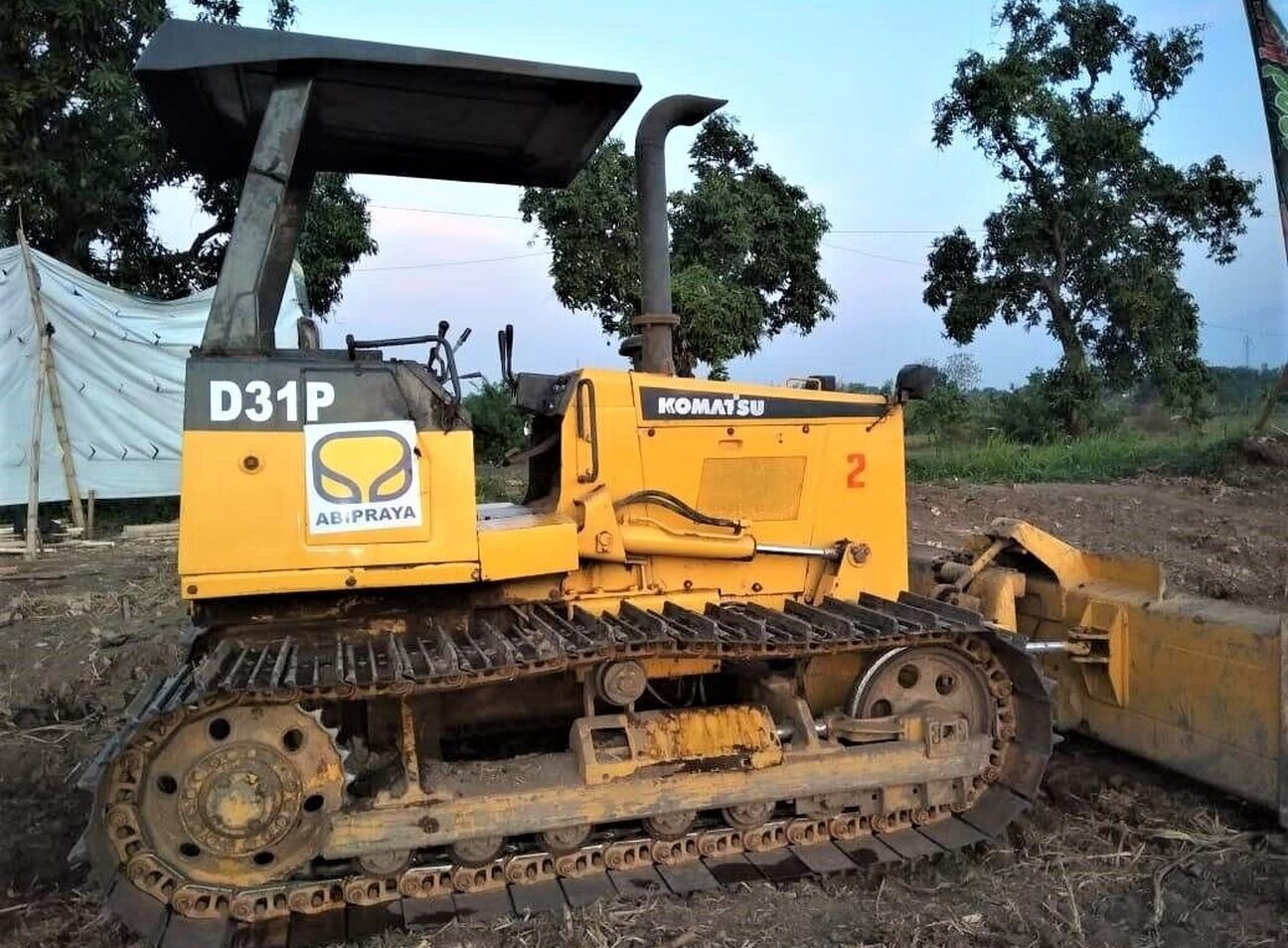 Used Komatsu D31P-18 Bulldozer For Sale in Indonesia - HeavyMart.com Used Komatsu D31P-18 Bulldozer For Sale in Indonesia - HeavyMart.com
