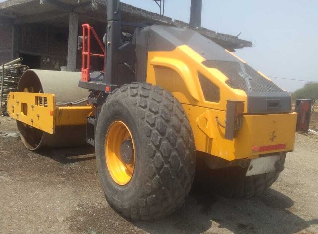 Used Volvo SD 110 Compactor For Sale in India - HeavyMart.com